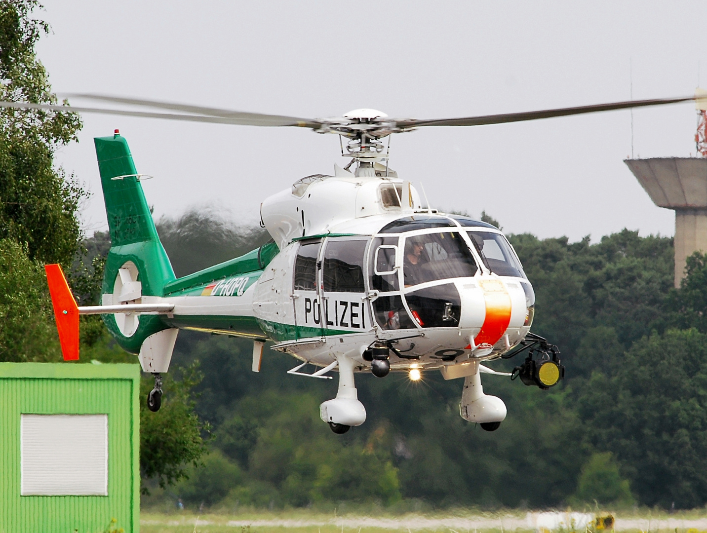 Phoenix 96 verlässt EDDV in Richtung Gifhorn Foto & Bild | luftfahrt ...