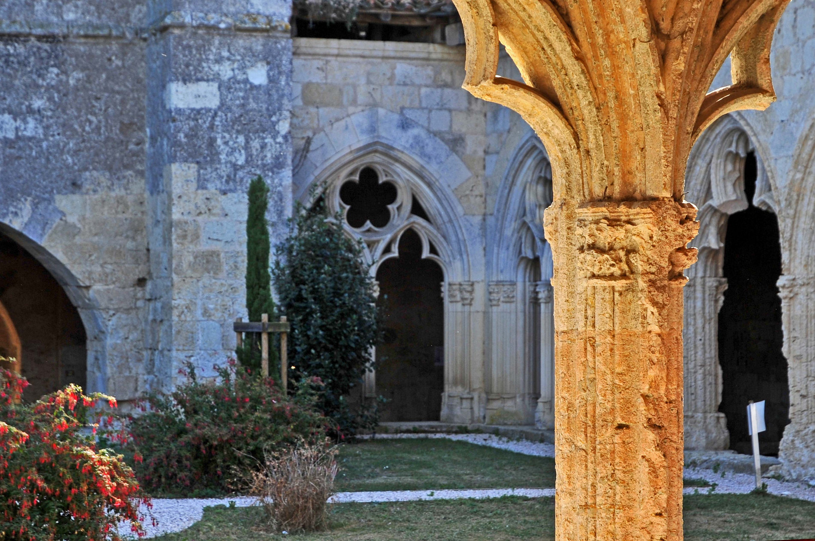 photographier le pilier !!! photo et image | architecture, animations ...