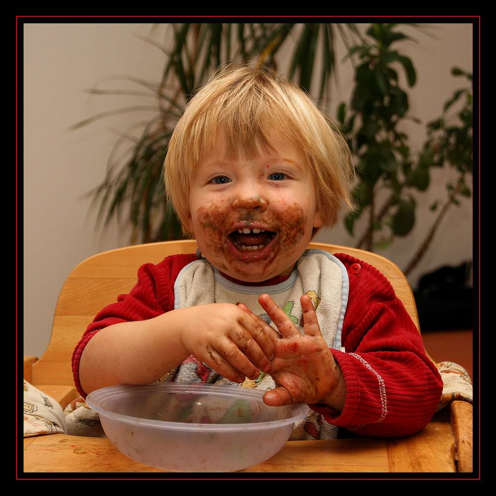 pia beim kekse essen Foto & Bild | kinder, menschen Bilder auf ...