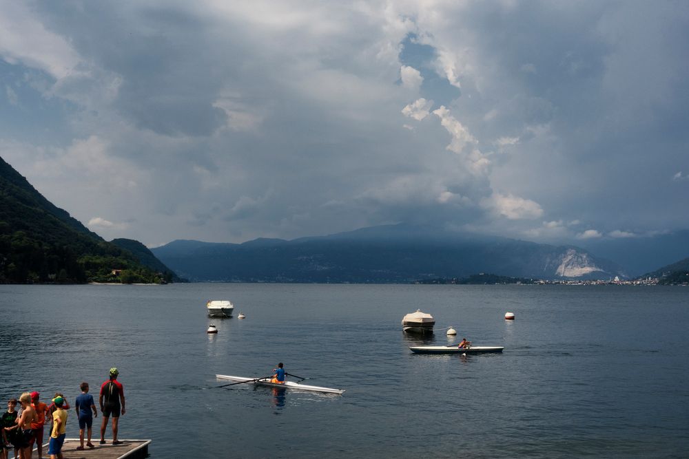 Piccoli canottieri di Caldè Foto % Immagini| paesaggi, nuvole, laghi e ...