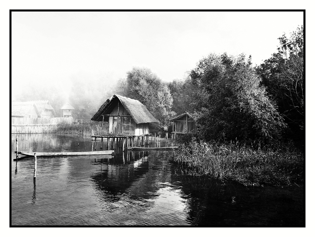 Pilotis photo et image | s-w, monochrome, architektur Images fotocommunity