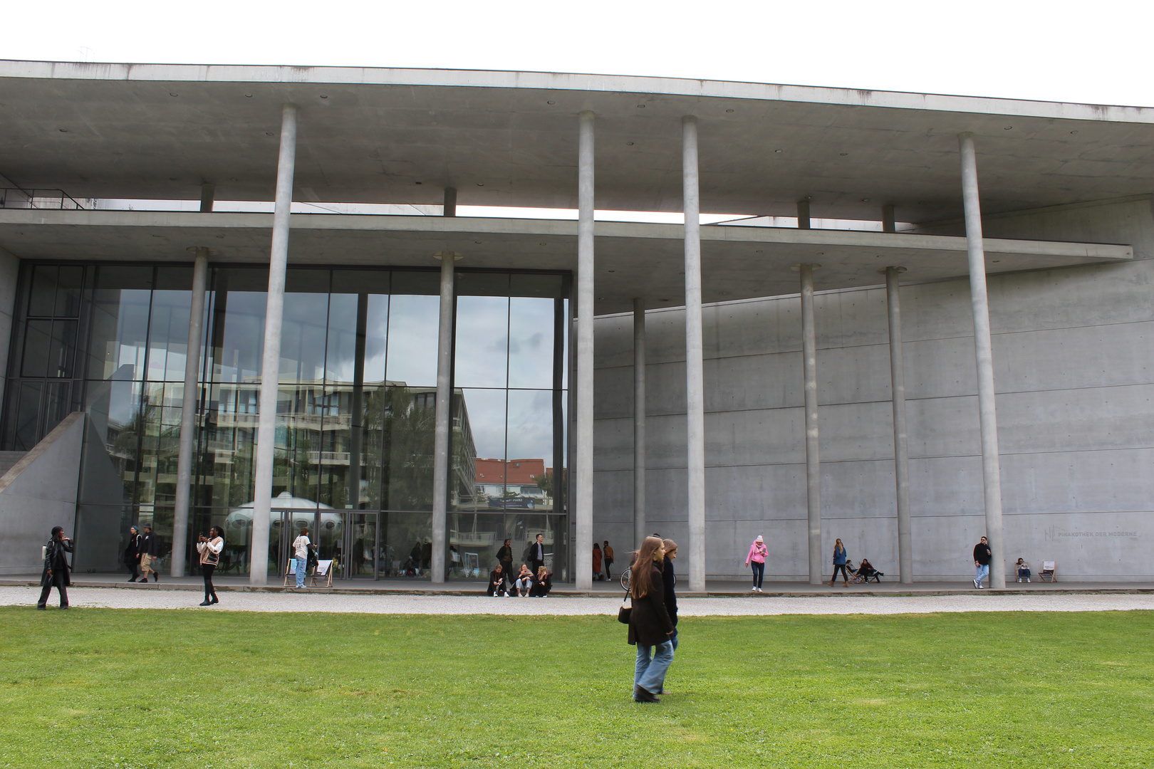 Pinakothek der Moderne München Foto & Bild | architektur, deutschland ...