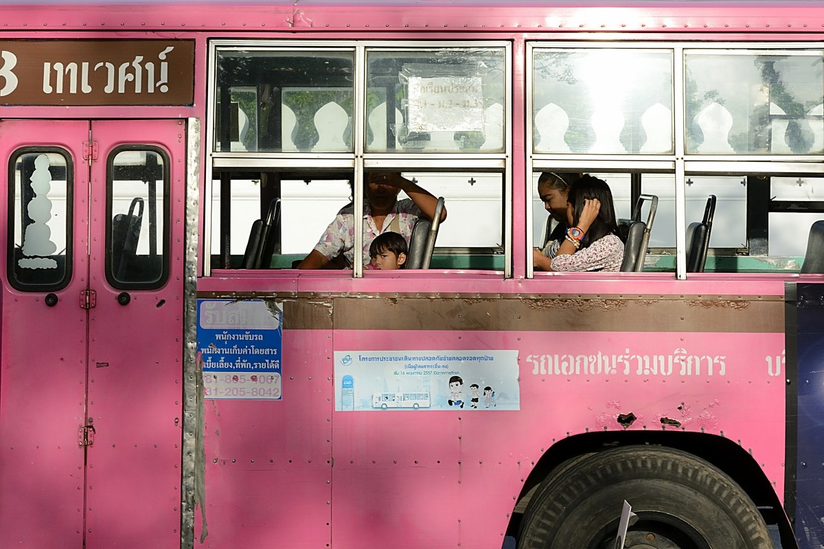 Pink Bus Foto % Immagini| asia, thailand, southeast asia Foto su ...