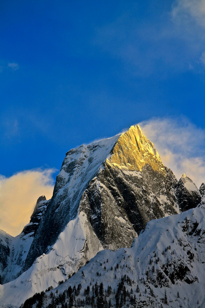 Pizzo Badile Foto & Bild | himmel & universum, blaue stunde, natur ...