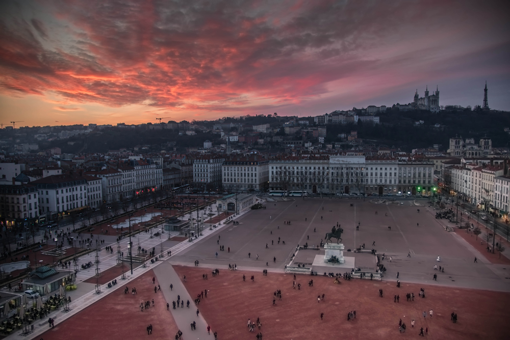 Place Bellecour Lyon photo et image | architecture, paysages urbains ...