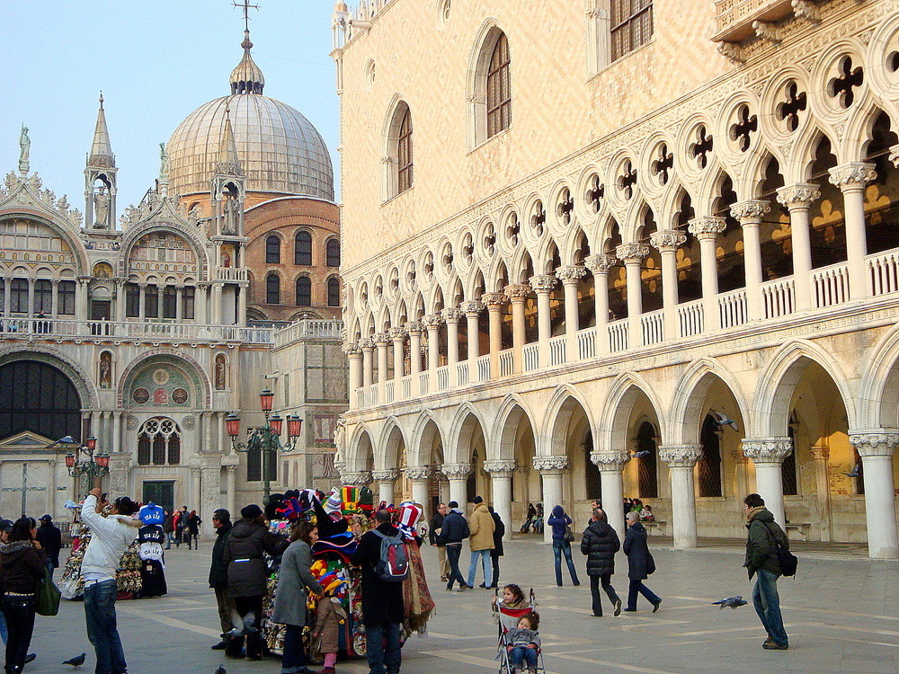 Place Saint Marc . photo et image | architecture, architecture ...