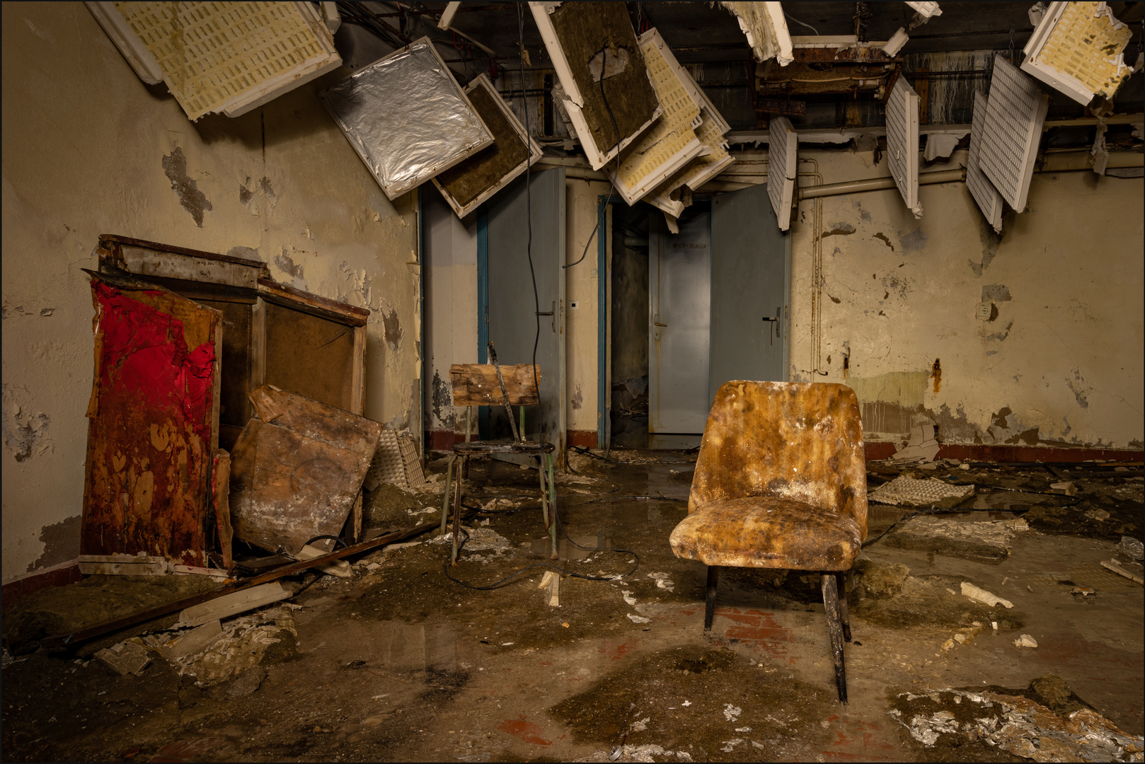 Plätschern, Poltern... Foto & Bild | architektur, marodes, lost places ...