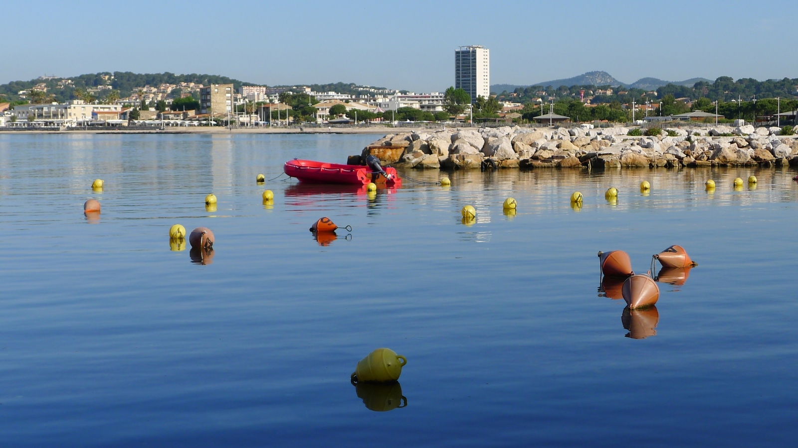 Plage des Sablettes photo et image | paysages, mers et océans, var ...
