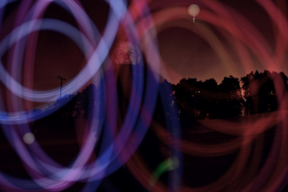 Playing Poi Foto & Bild | erwachsene, menschen in der freizeit, street ...