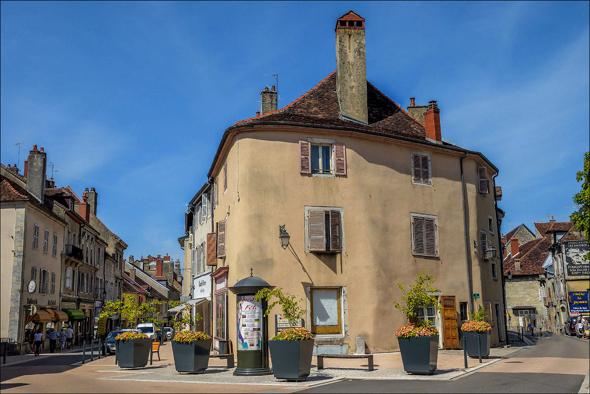 Poligny photo et image | architecture, paysages urbains, villages jura ...