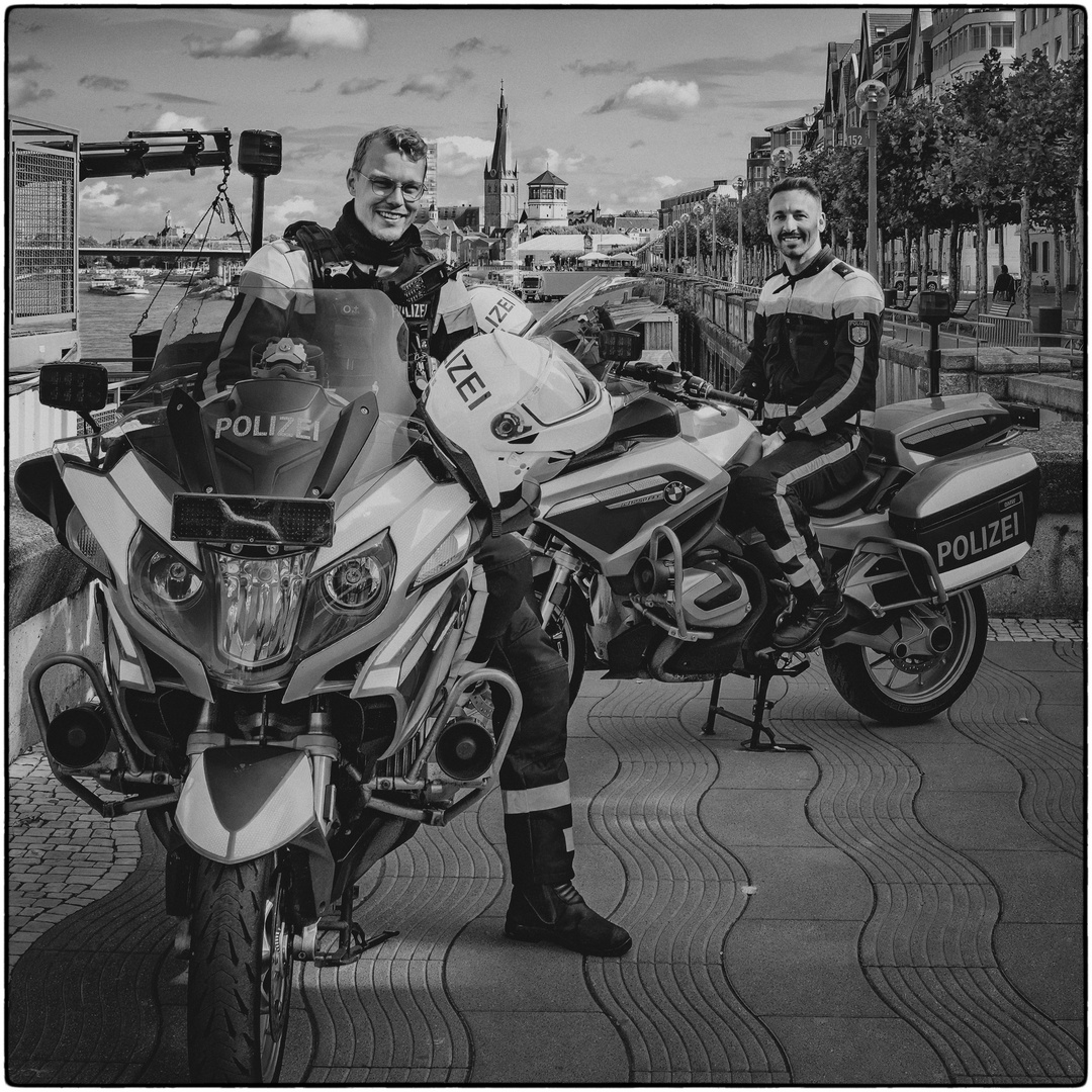 Polizei Foto & Bild | streetfotografie mit menschen, autos & zweiräder ...