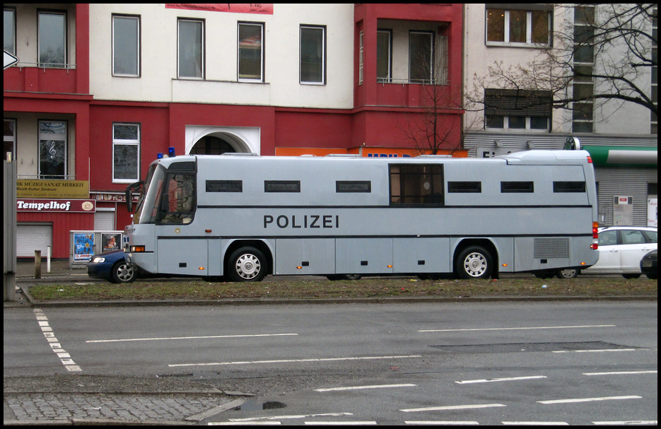 Polizei Bus Foto & Bild | autos & zweiräder, feuerwehr ...