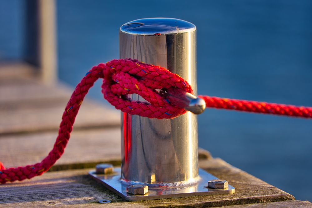 Poller mit Rot Foto & Bild | industrie und technik, technik-details ...