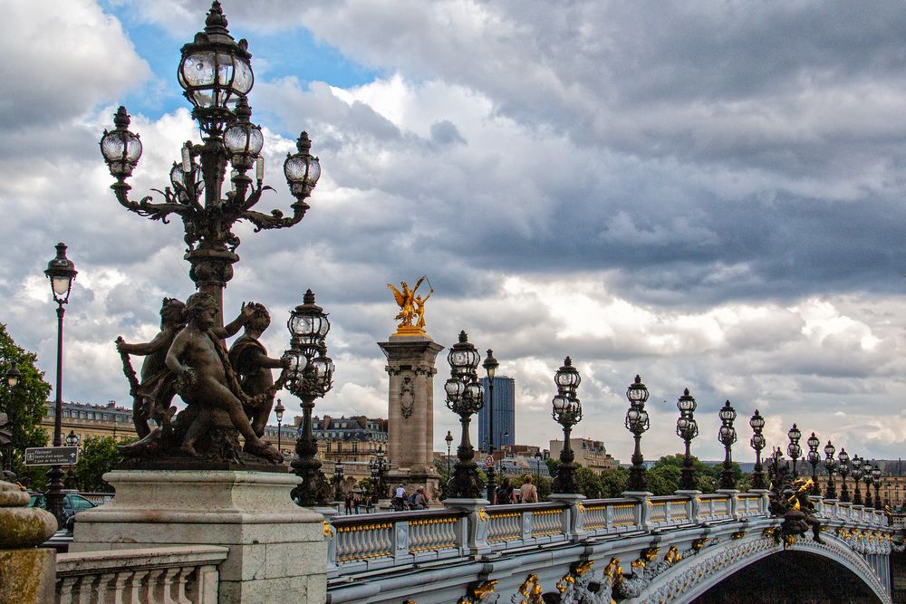Pont Alexandre III et ses jolis lampadaires photo et image | paris ...