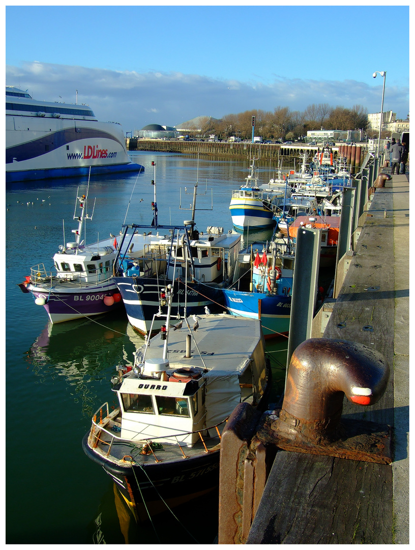 Port de Boulogne sur mer photo et image | naval, bateaux, pêche Images ...