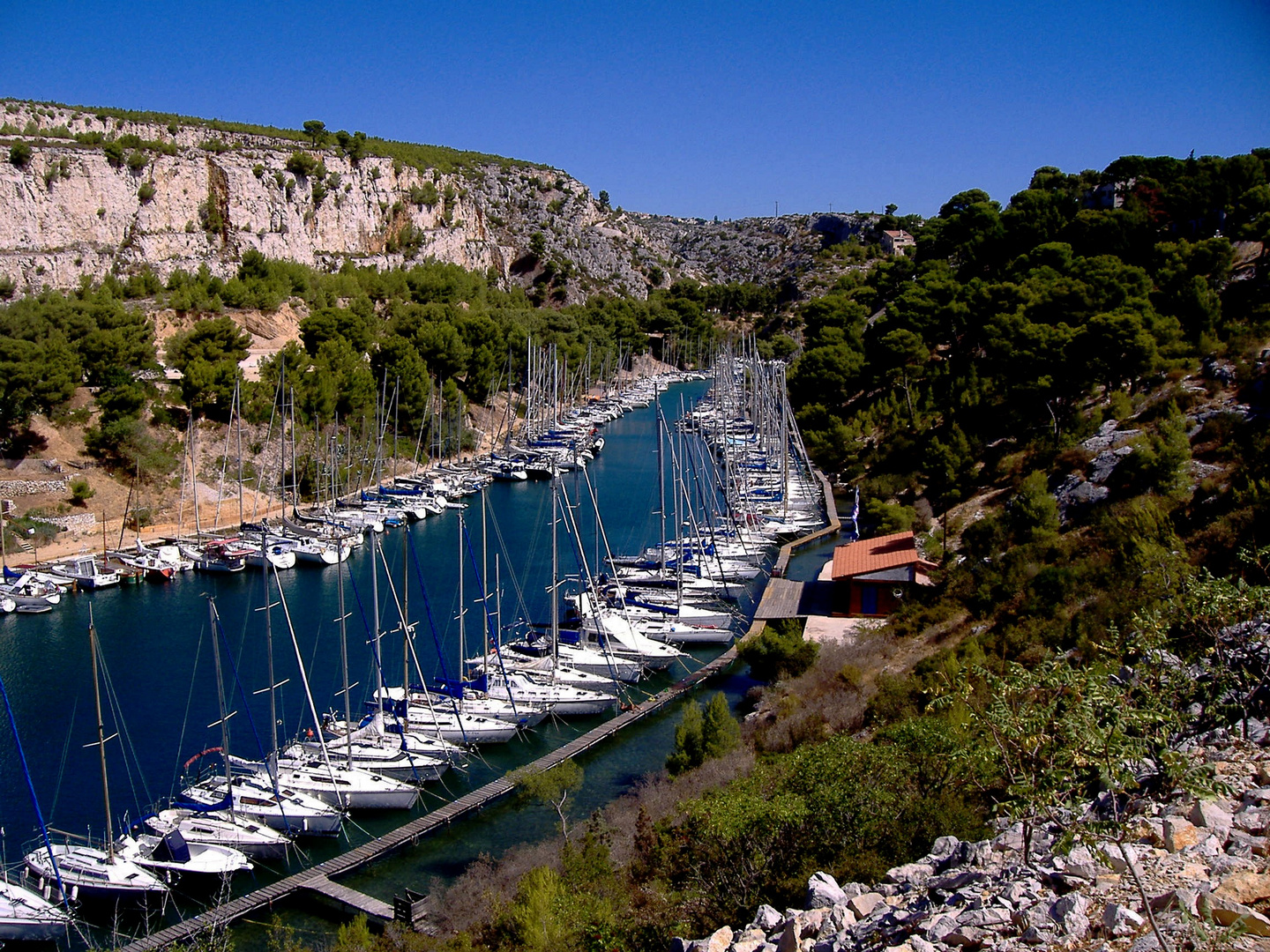 Port Miou photo et image | paysages, mers et océans, calanques Images ...