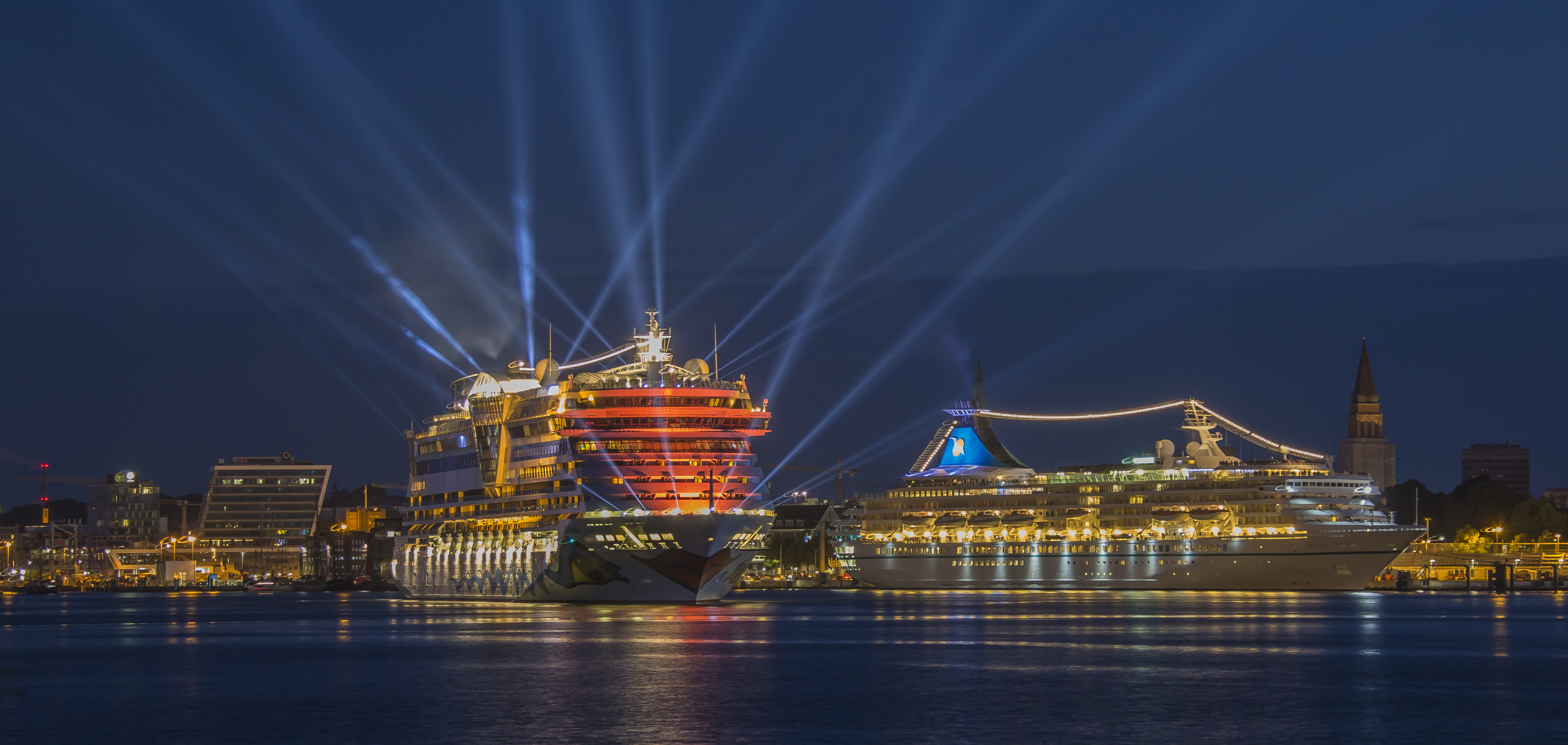 Port of Kiel Foto & Bild | schiffe und seewege, motorschiffe ...