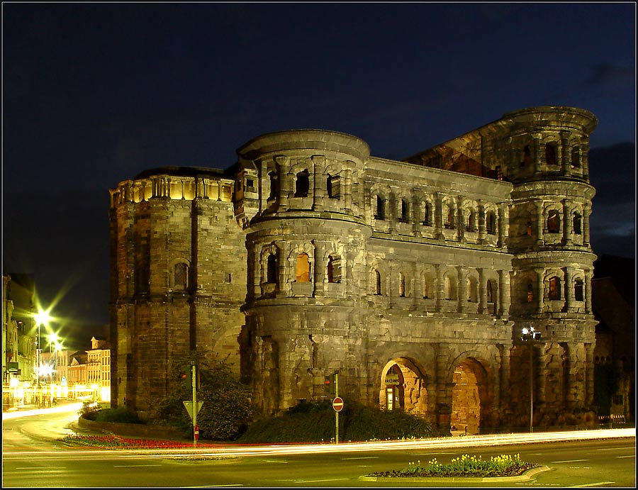 Porta Nigra Foto & Bild | architektur, architektur bei nacht, motive ...