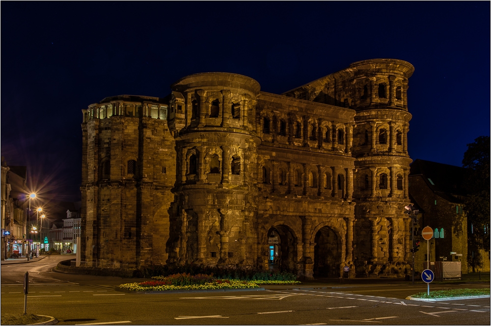 Porta Nigra in Trier Foto & Bild | architektur, architektur bei nacht, nachtaufnahmen Bilder auf ...