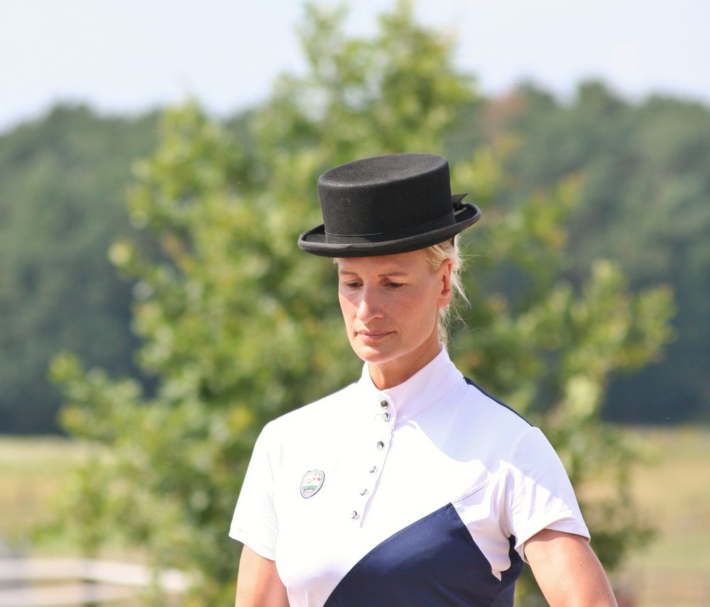 Porträt einer Reiterin Foto & Bild | portrait, portrait frauen, outdoor ...