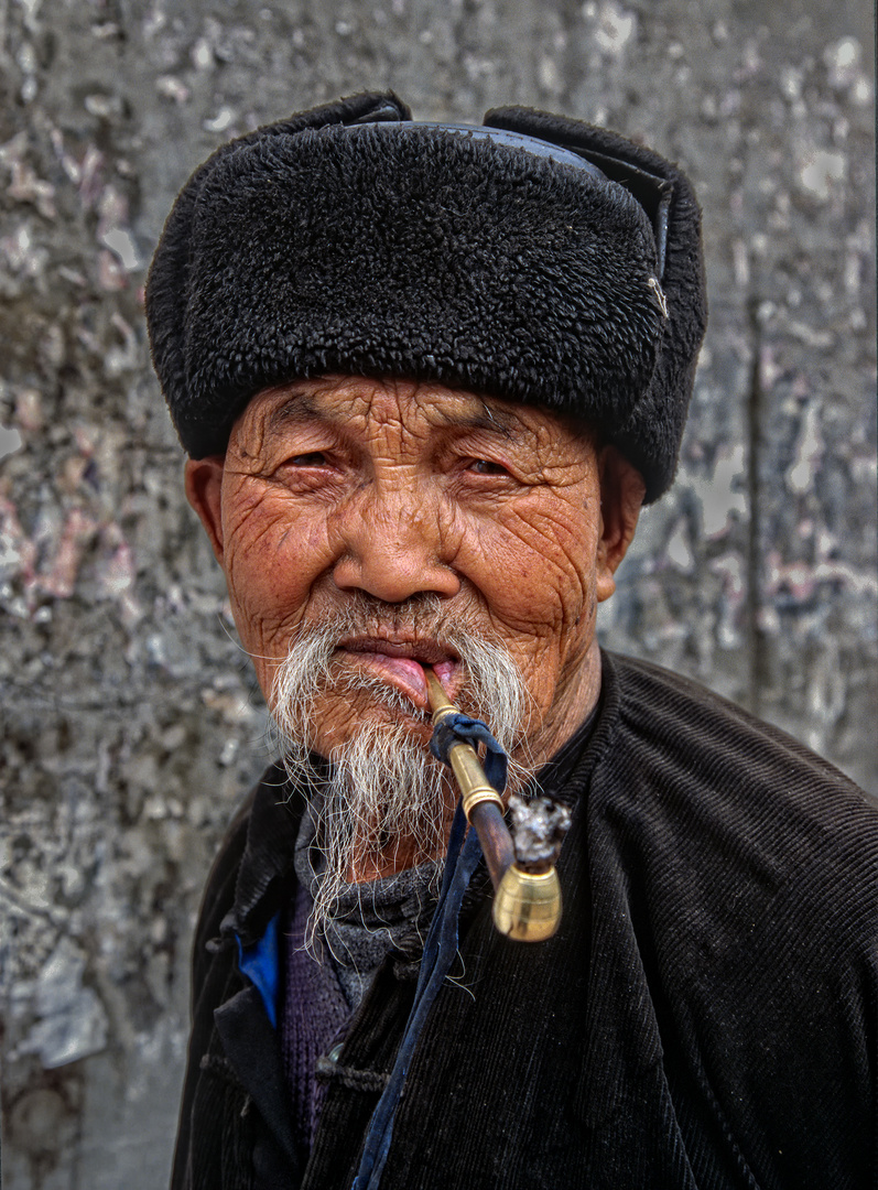 Porträt mit Pfeife Foto & Bild | china, people, world Bilder auf ...