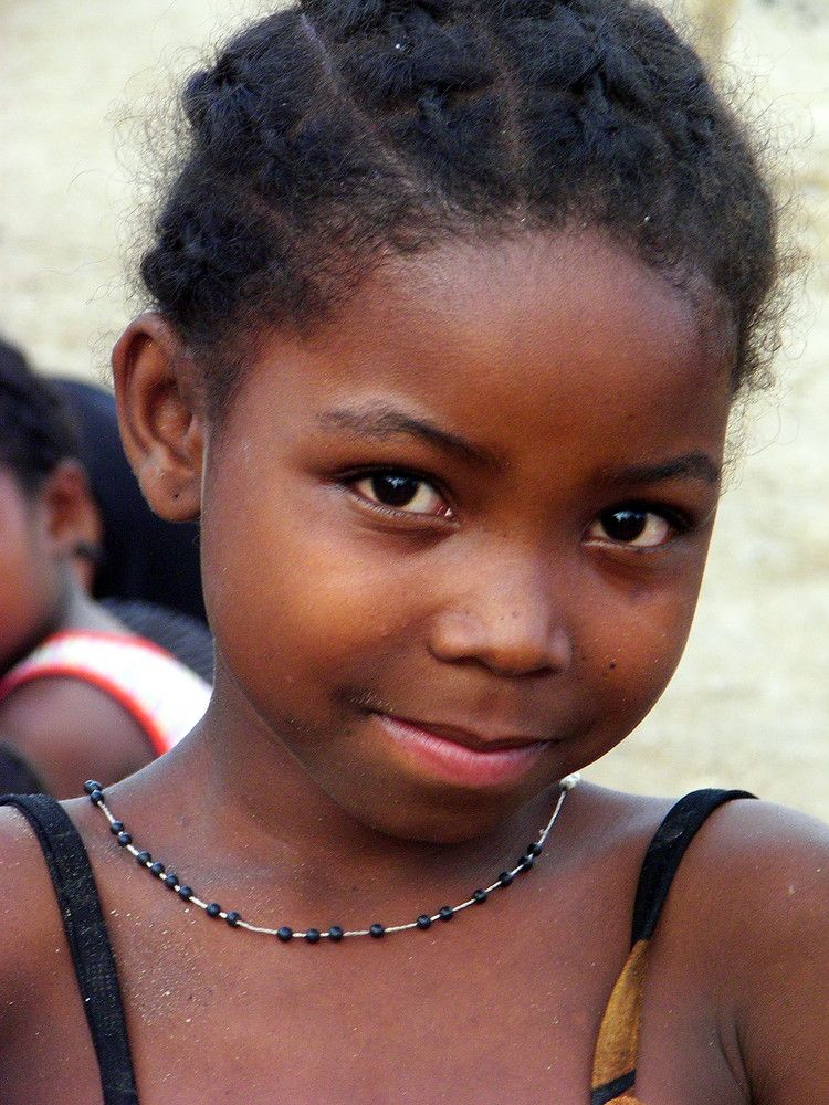 portrait d'enfant malgache photo et image | portraits, portraits au ...
