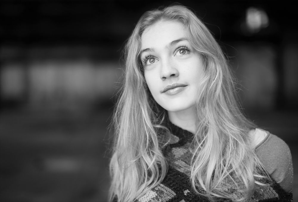 Portrait in einer Halle Foto & Bild | outdoor, portrait, sinnlich Bilder auf fotocommunity