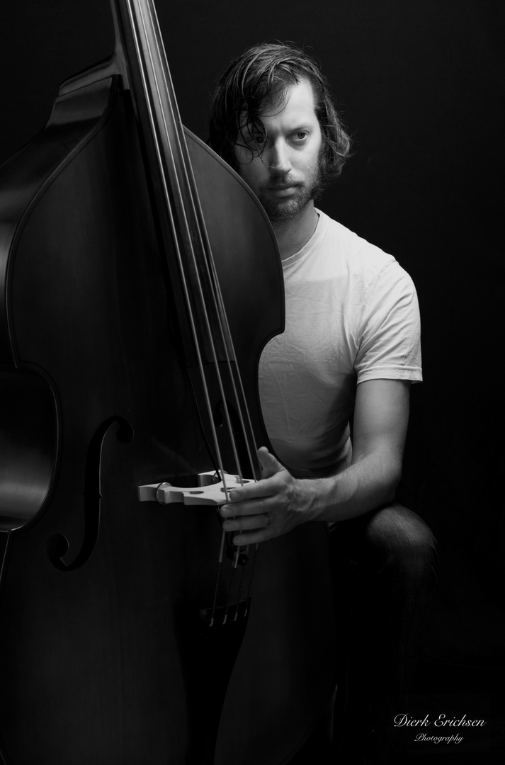 Portrait Musiker Foto & Bild | fotos, people, bass Bilder auf fotocommunity