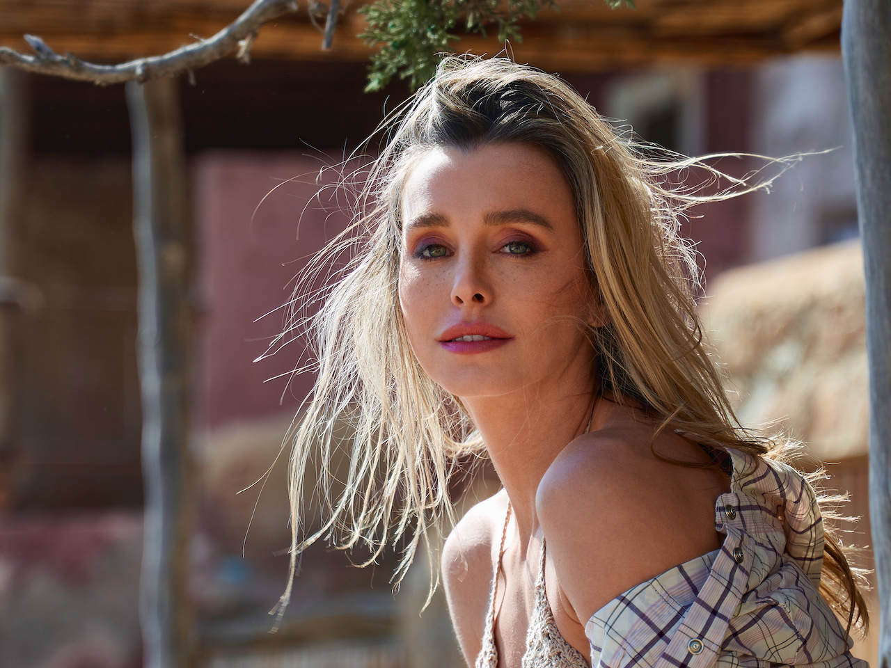 - portrait on a windy day - Foto & Bild | portrait, portrait frauen ...