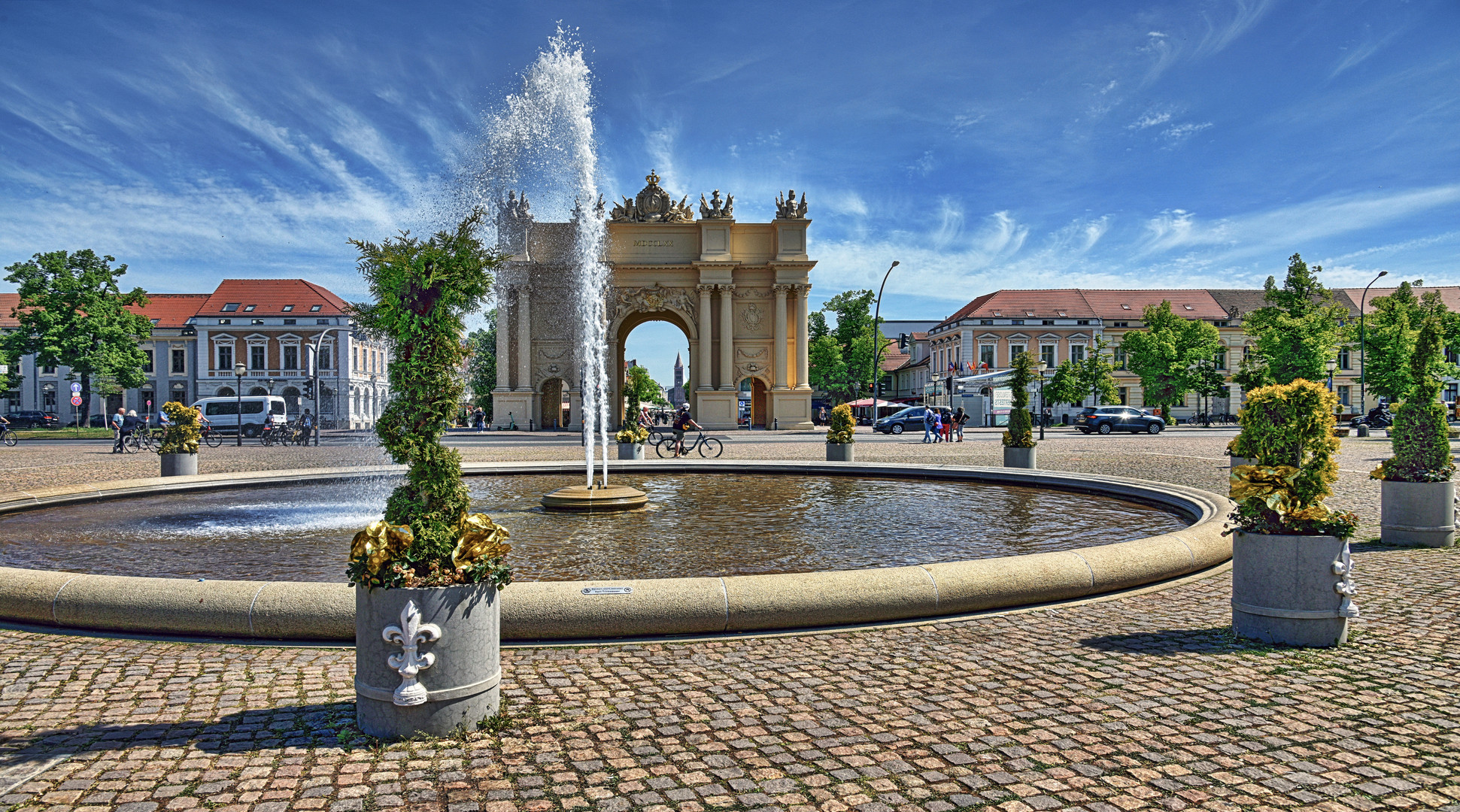 POTSDAM - Brandenburger Tor am Luisenplatz - Foto & Bild | world ...
