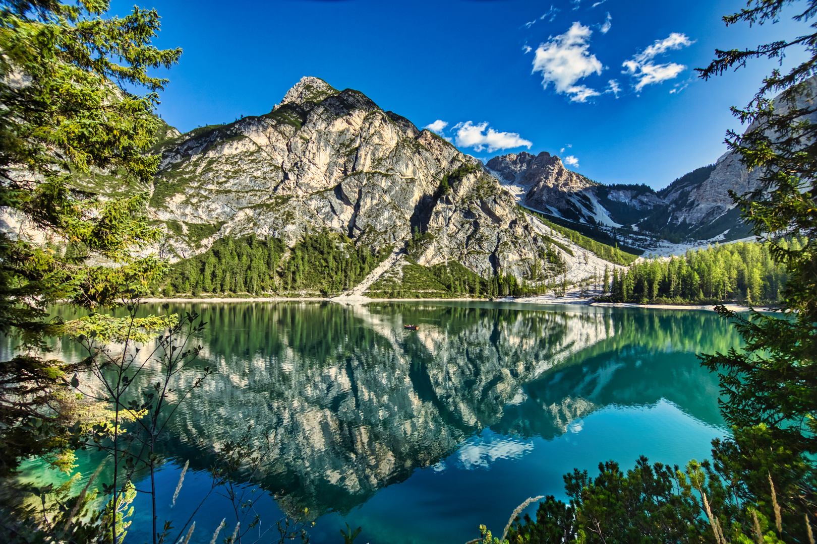 Pragser Wildsee mit Spiegelung. Foto & Bild | europe, italy, vatican ...
