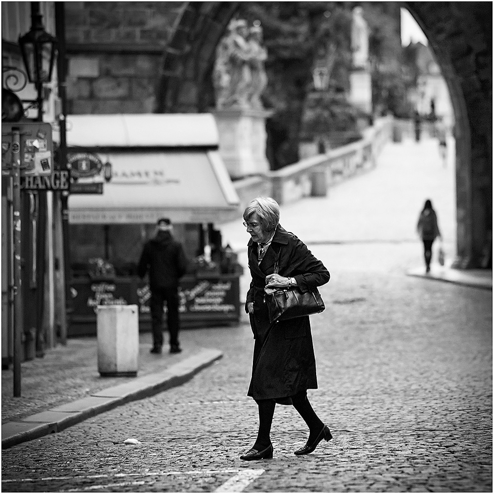 prague street II Foto & Bild | streetfotografie mit menschen, kommunikation; grafik; szenen ...