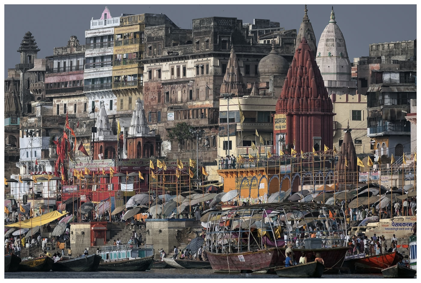 Prayag Ghat ~ Varanasi, Uttar Pradesh, Indien Foto & Bild | asia, india ...