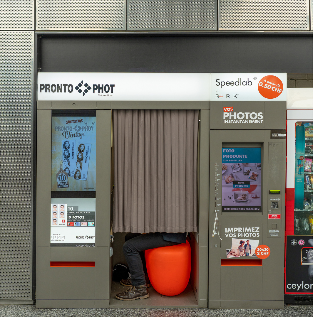 Pronto Phot mit Speedlab Foto & Bild | streetart, fotoautomat, daniel ...