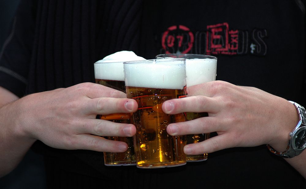 Prost Foto & Bild | erwachsene menschen, alltagsereignisse, menschen in ...