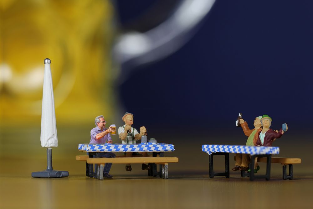 Prost... Foto & Bild | stillleben, figuren und miniaturen, kritik am ...