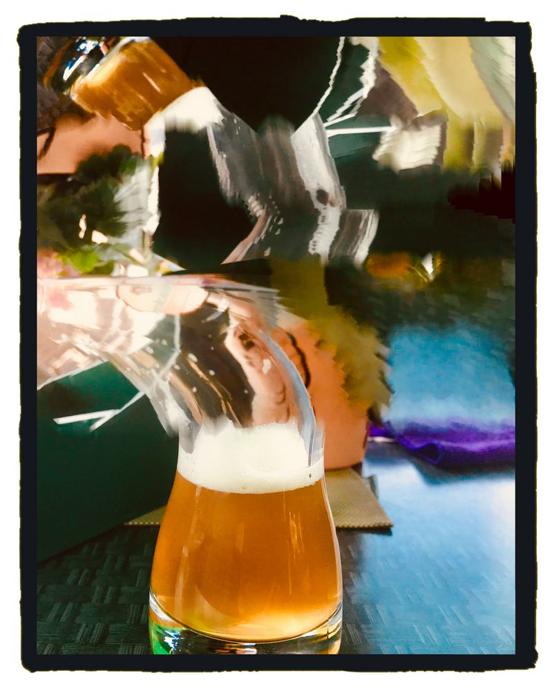 Prost ....... zur aktuellen Stunde Foto & Bild | abstraktes, stillleben ...