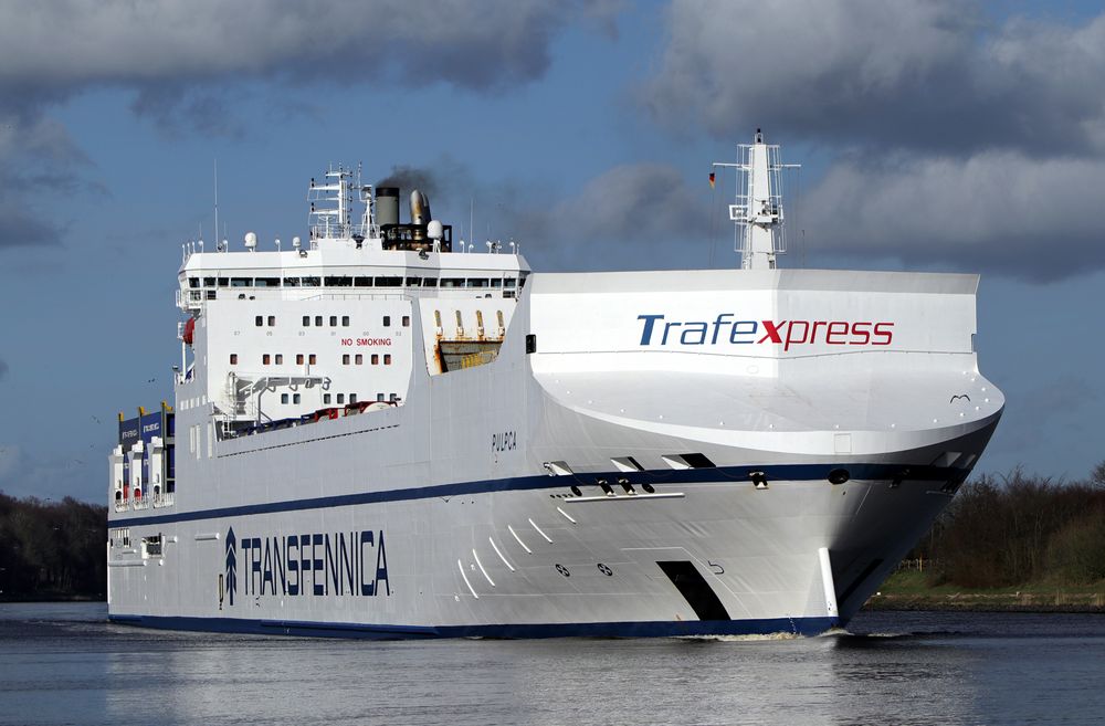 PULPCA.... Foto & Bild | outdoor, schiff, kanal Bilder auf fotocommunity