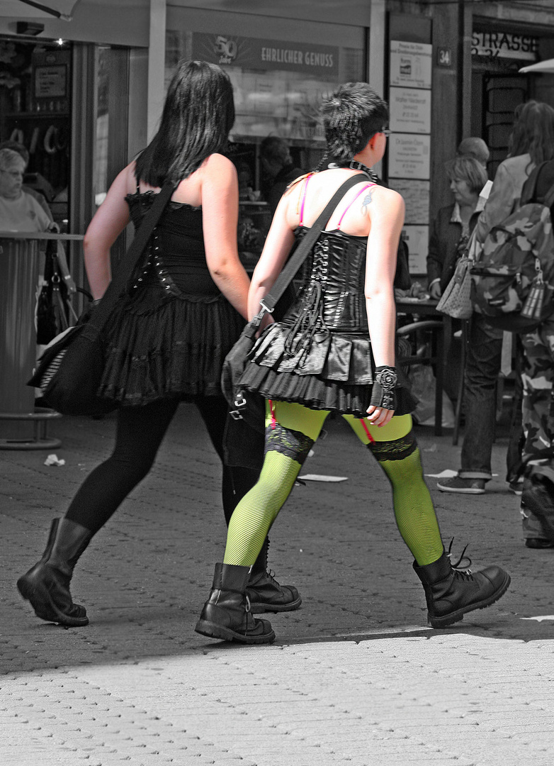 Punker Ladies Foto & Bild | streetfotografie mit menschen, street ...