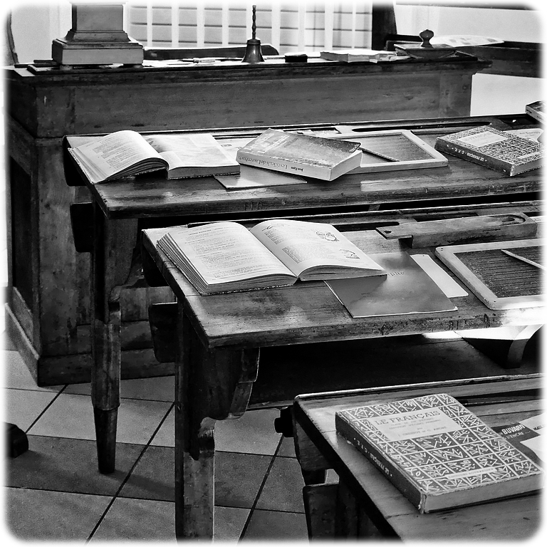 Pupitres photo et image | s-w, monochrome, frankreich Images fotocommunity