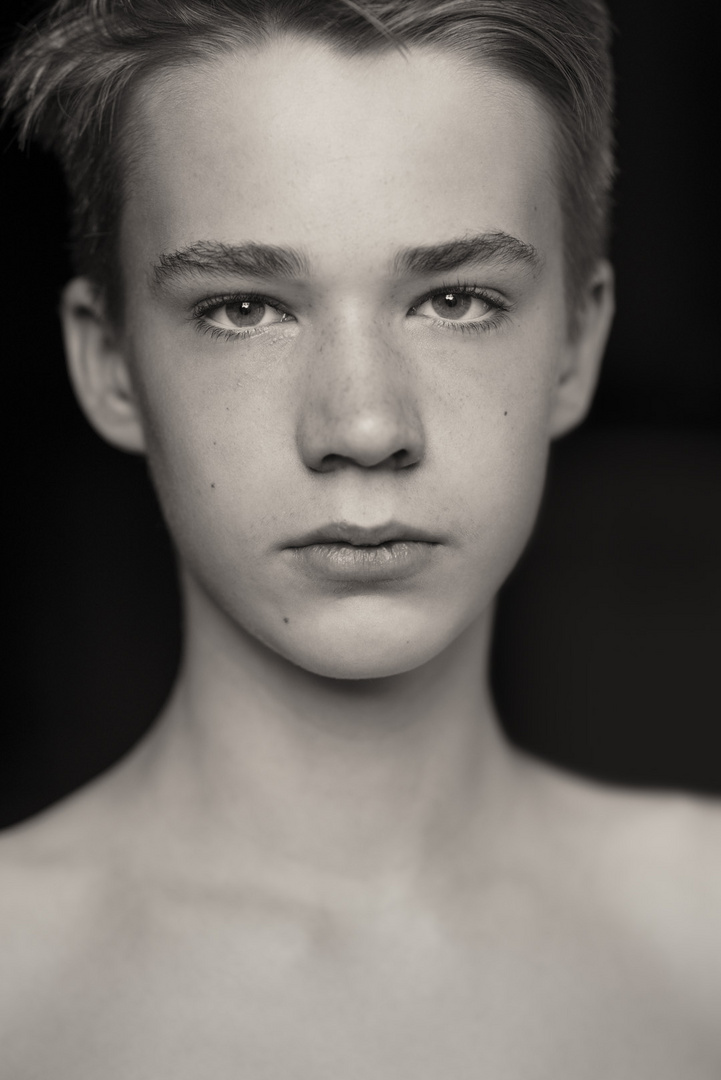 Pure face (2) (sepia) Foto & Bild | outdoor, portrait, young Bilder auf ...