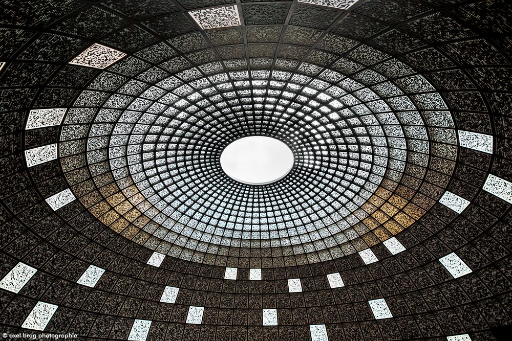 QR-Code by Axel Brog Foto & Bild | licht, modern, schwarzweiss Bilder ...