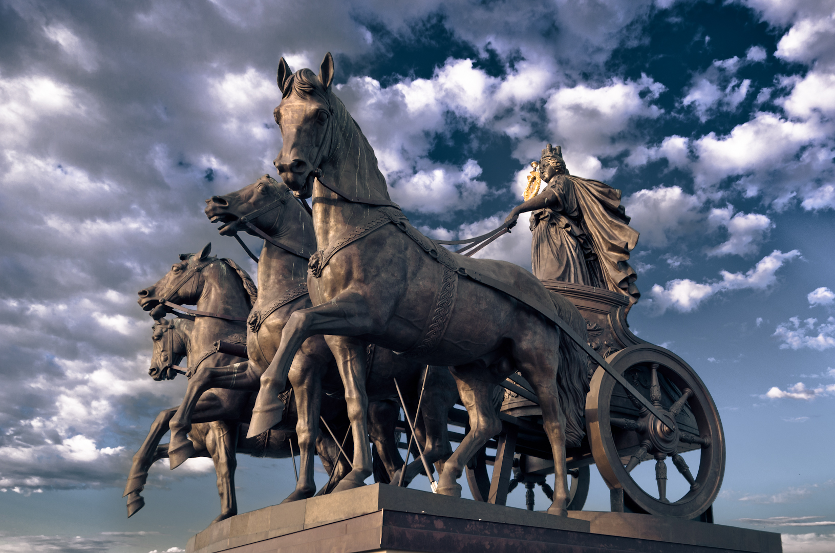Quadriga Braunschweig Foto & Bild | deutschland, europe, niedersachsen ...