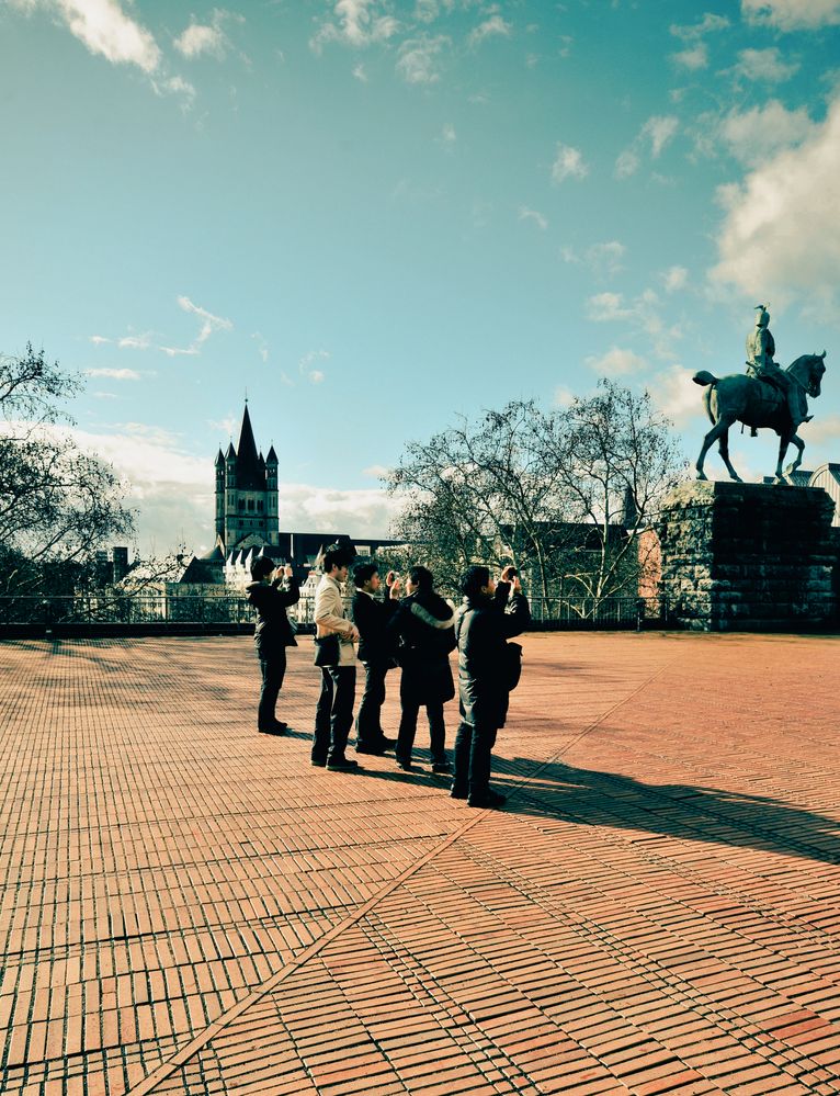 Qu'est-ce qui pourrait bien...... être si intéressant...... ? Foto ...