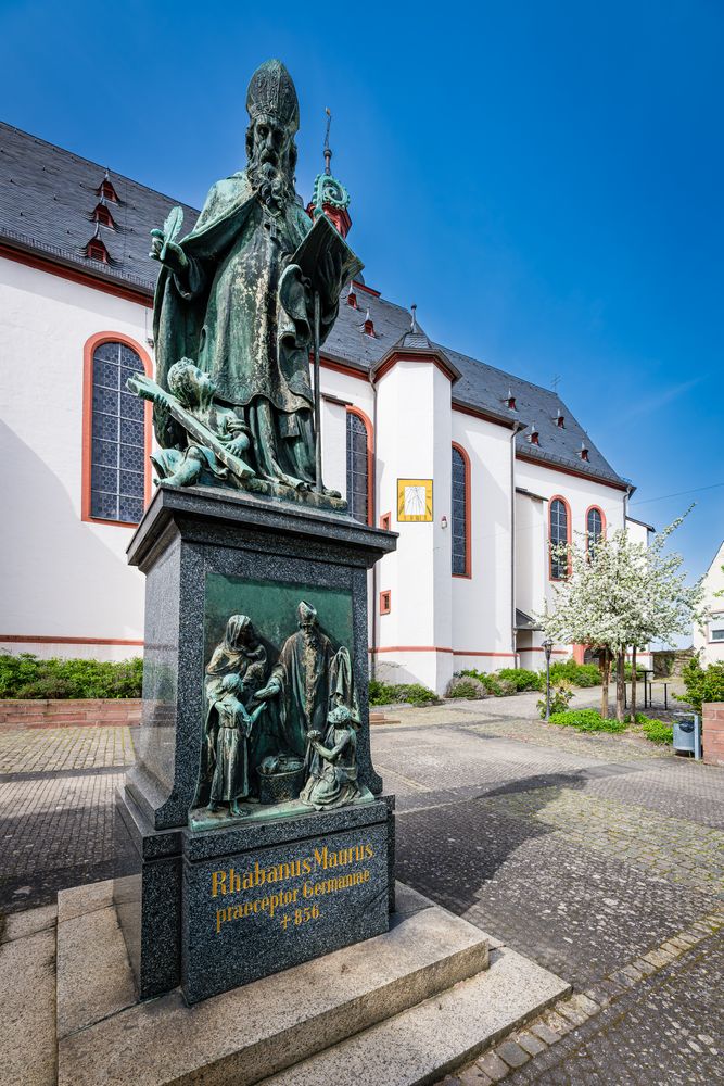 Rabanus Maurus Denkmal 72 Foto & Bild | frühling, römisch-katholisch ...