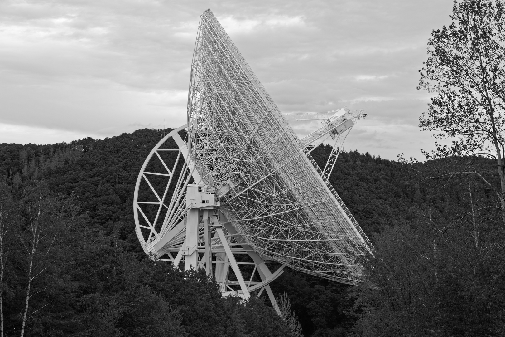 Radioteleskop Effelsberg Eifel Foto & Bild | architektur, motive, eifel ...