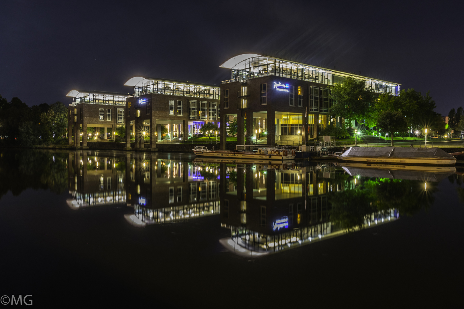 Radisson blue Hotel Foto & Bild | world, spezial, wasser Bilder auf ...