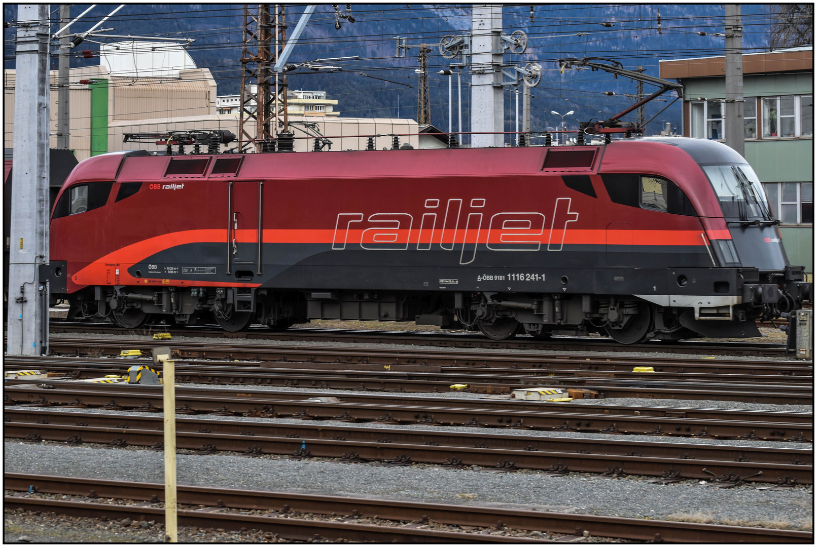 Railjet der ÖBB 1116 Foto & Bild | österreich, eisenbahn, motive Bilder ...