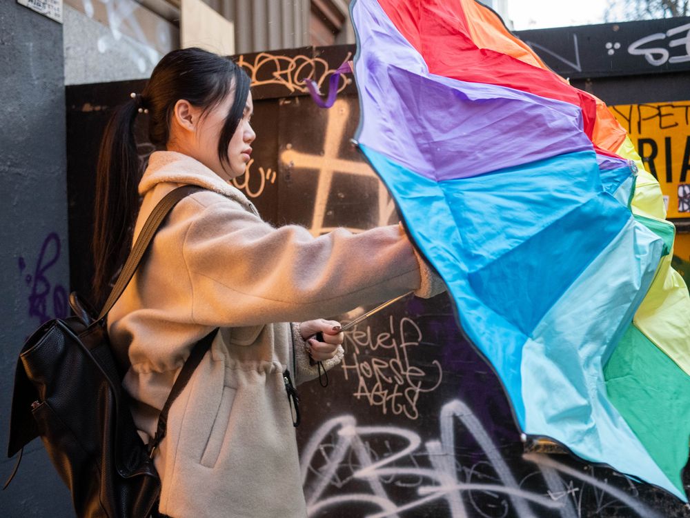 Rainbow Foto & Bild | menschen, streetfotografie, streetfotografie mit menschen Bilder auf ...