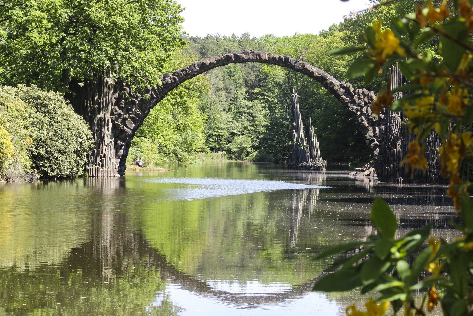 Rakotzbrücke im Azaleen- und Rhododendronpark Kromlau Foto & Bild ...